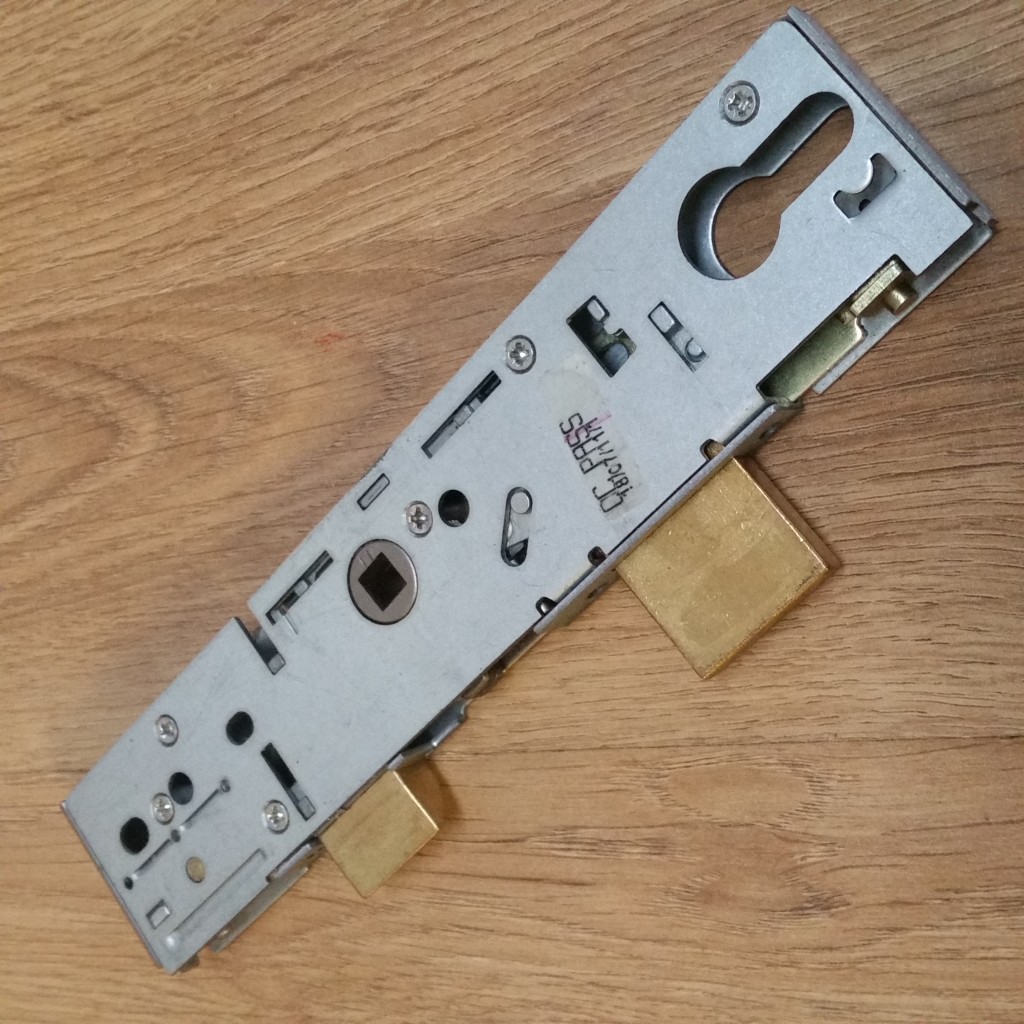 ERA 28mm Split Spindle (MLC17) – King Solutions – UK Door Locks