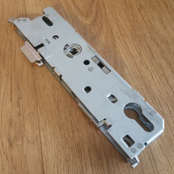 Schuring 35mm Type Y (MLC74) – King Solutions – UK Door Locks