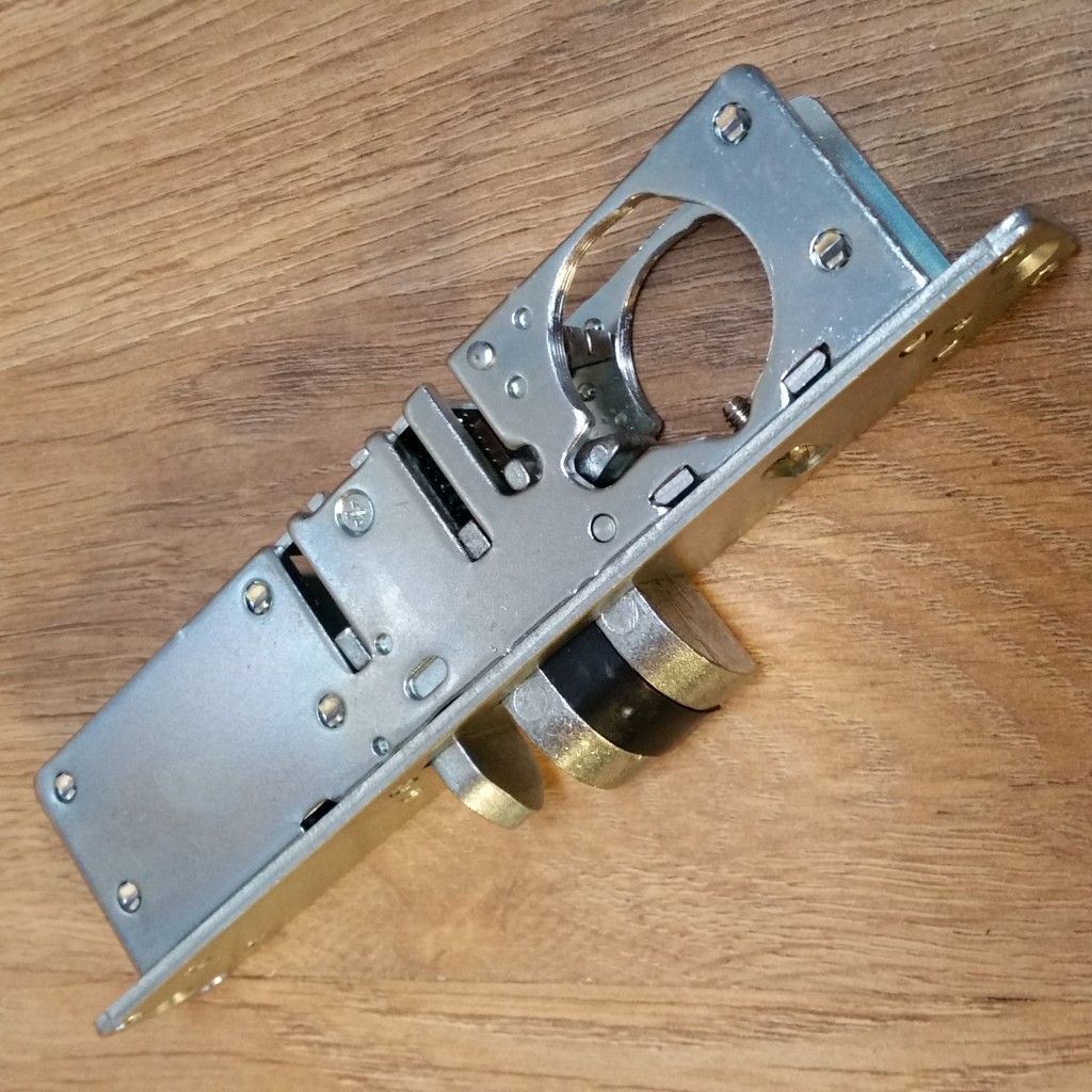 Deadlatch Round- Left Hand 31/32″ (Z179) – King Solutions – UK Door Locks