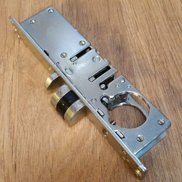 Deadlatch Round- Left Hand 31/32″ (Z179) – King Solutions – UK Door Locks