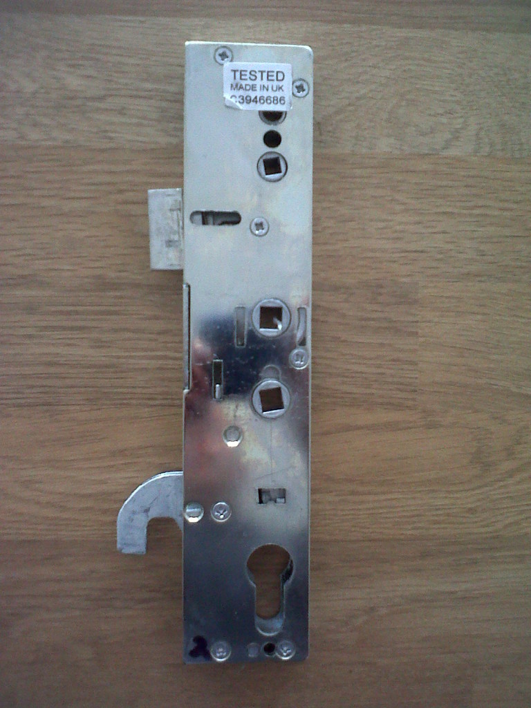 Securistyle 35mm 2 Spindle Latch & Hook (MLCsec) - King Solutions - UK ...