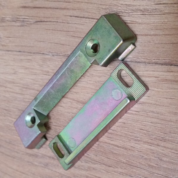 ROTO Adjustable Latch Plate (ak505) – King Solutions – UK Door Locks