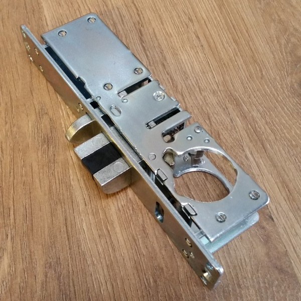 Deadlatch Round- Right Hand 1 1/8″ (Z178a) – King Solutions – UK Door Locks