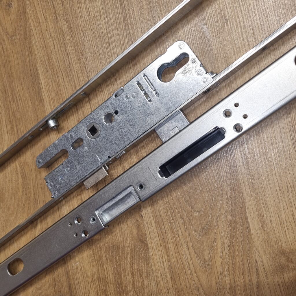 Roto Latch Deadbolt 4 roller Inc Full Length Keep (Right hand) (rot4rkr ...