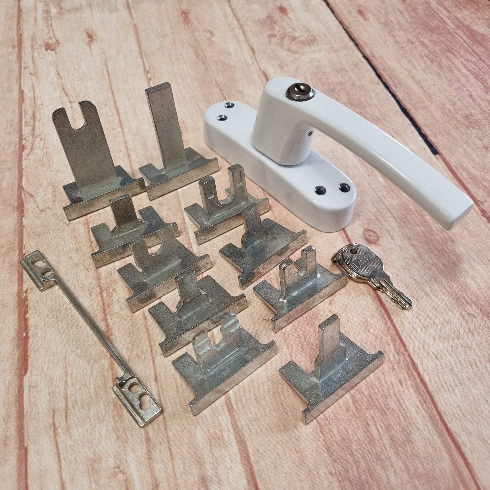 MULTI – Standard Locking Handle White – Front Fix Staggered(inc 10 x ...