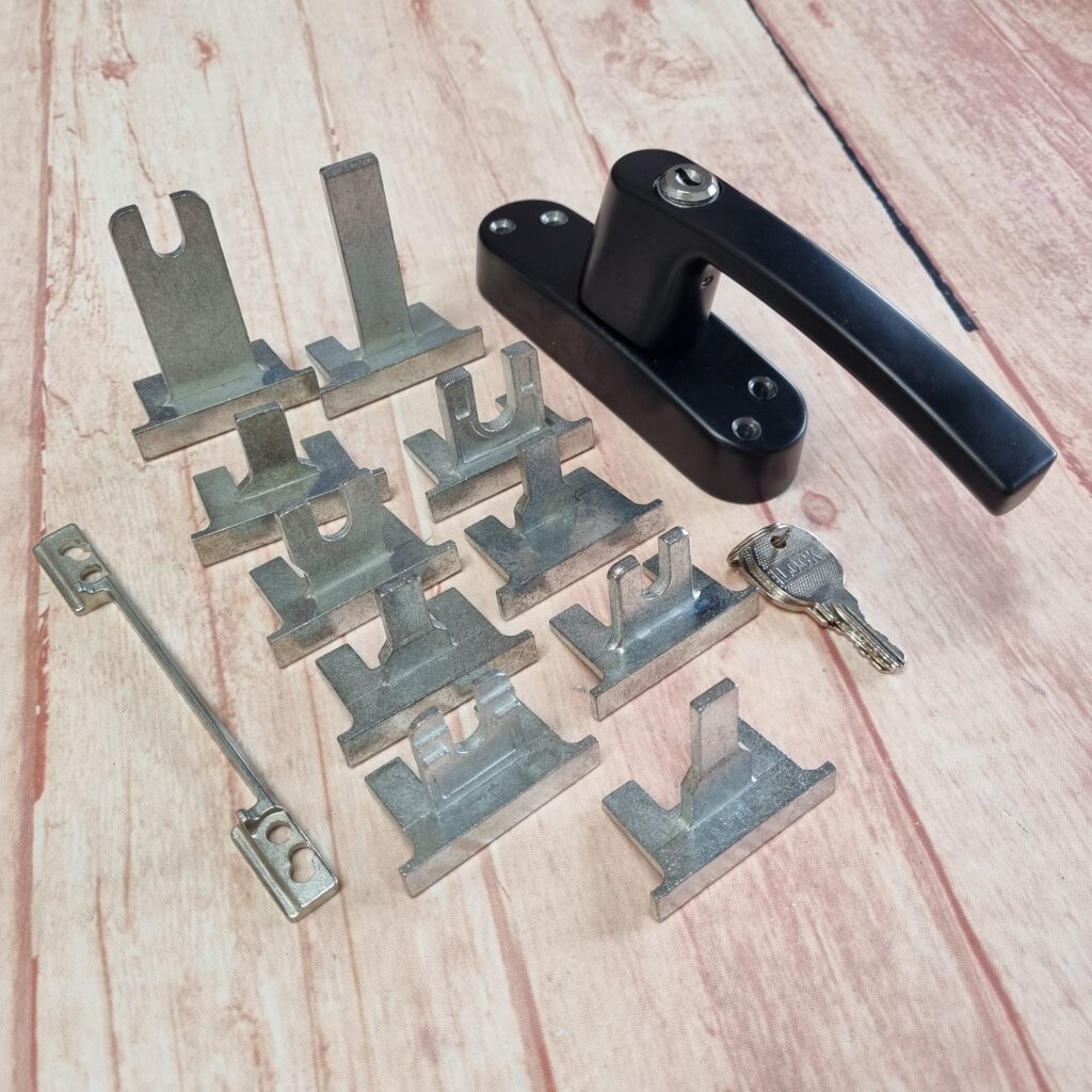 MULTI – Standard Locking Handle Black – Front Fix Staggered(inc 10 x ...