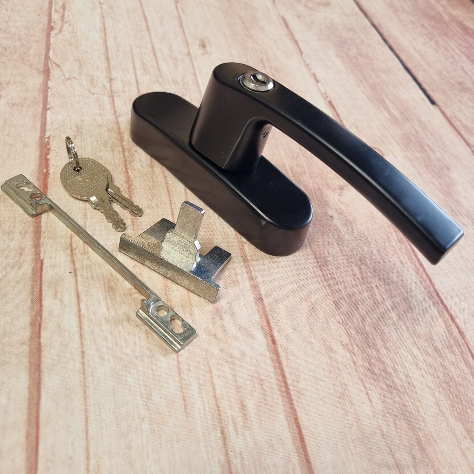 Macanri MULTI – Standard Locking Handle Black (c/w Siegenia Lm4200 ...