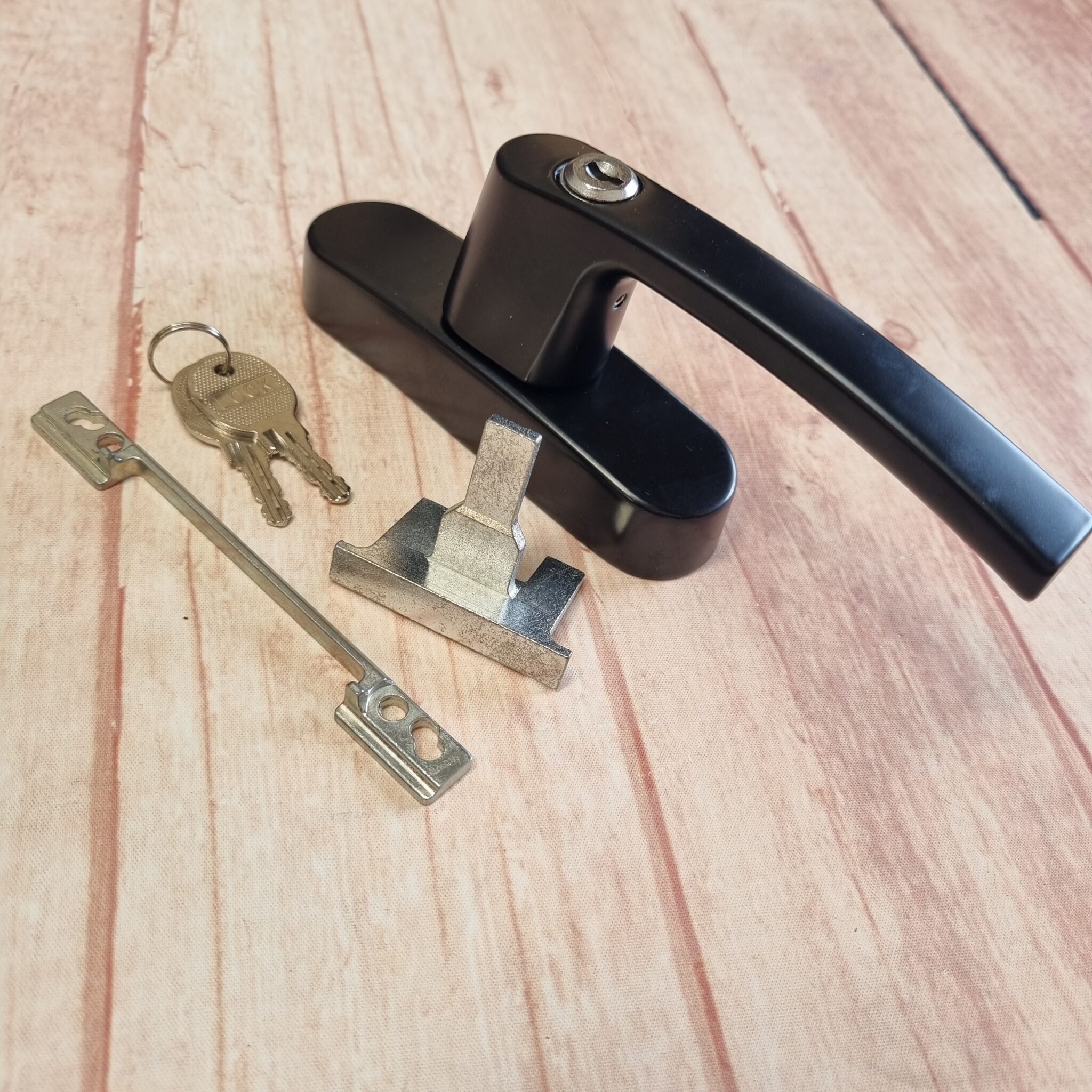 Macanri MULTI – Standard Locking Handle Black (c/w Siegenia Lm4200 ...