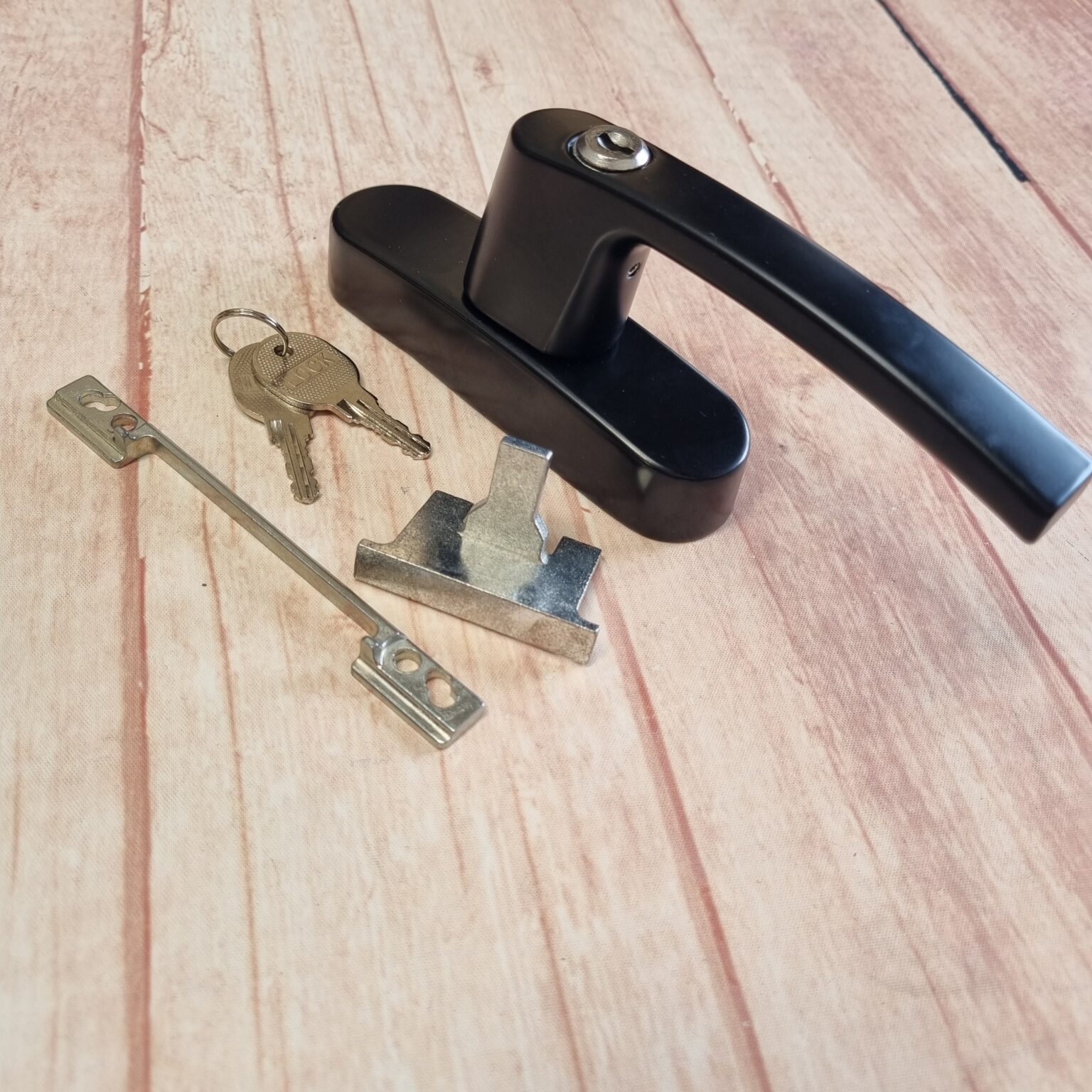 Macanri MULTI – Standard Locking Handle Black(c/w Siegenia Offset Tilt ...