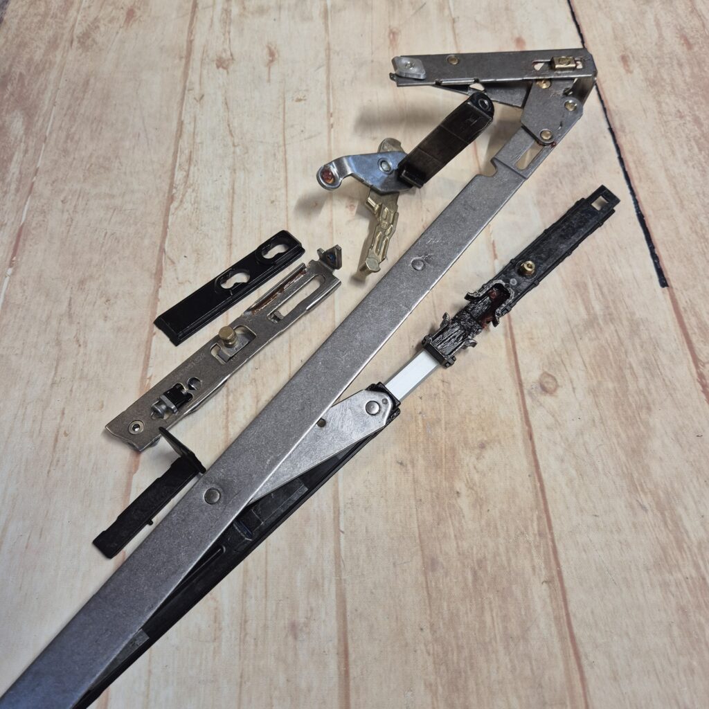 Chrono Invision Concealed Top& Bottom Hinge Set-Right hand – Turn First ...